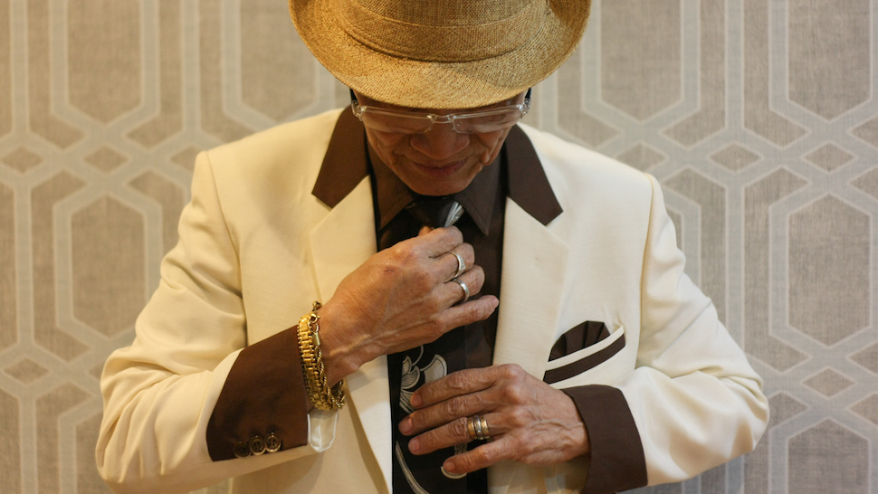 This viral lolo is the most stylish man on the train