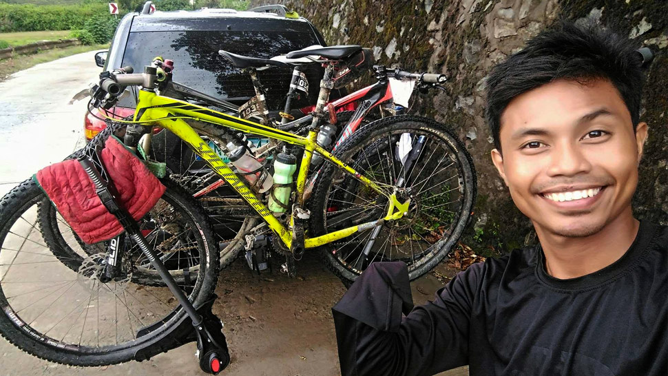 This one-handed mountain biker finished the epic Cordillera race